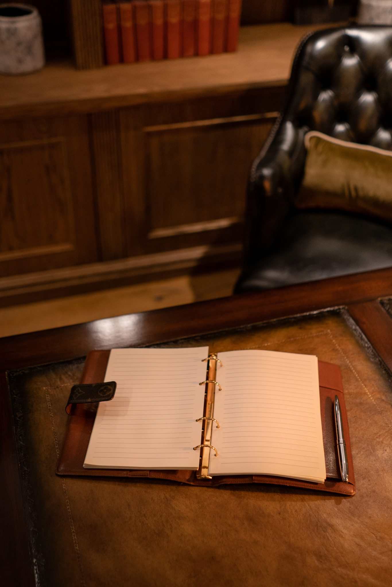 TRADITIONAL GENTLEMAN’S OFFICE – Ali Gordon